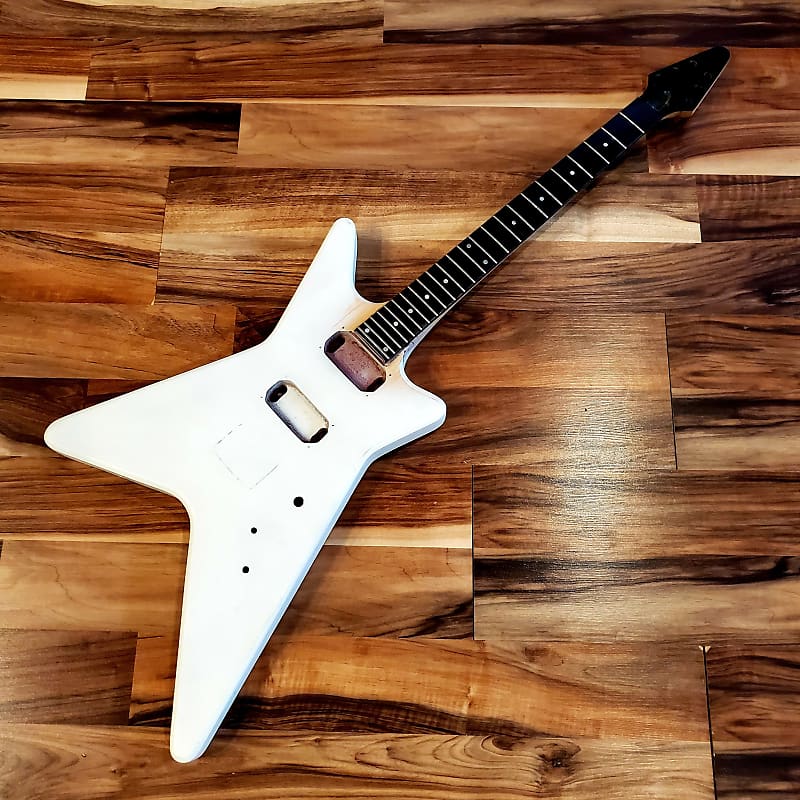 1980's Carvin V220 Project | Reverb Canada