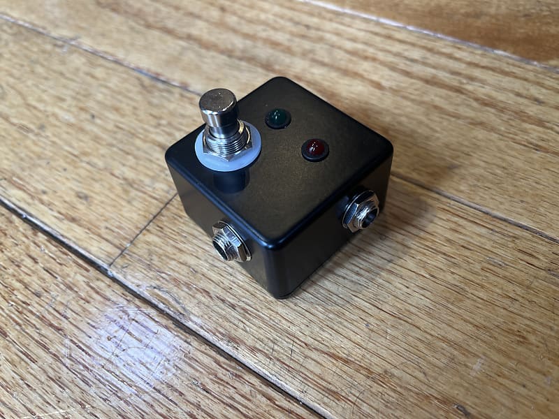 Micro AB switch with dual LEDs - Black | Reverb