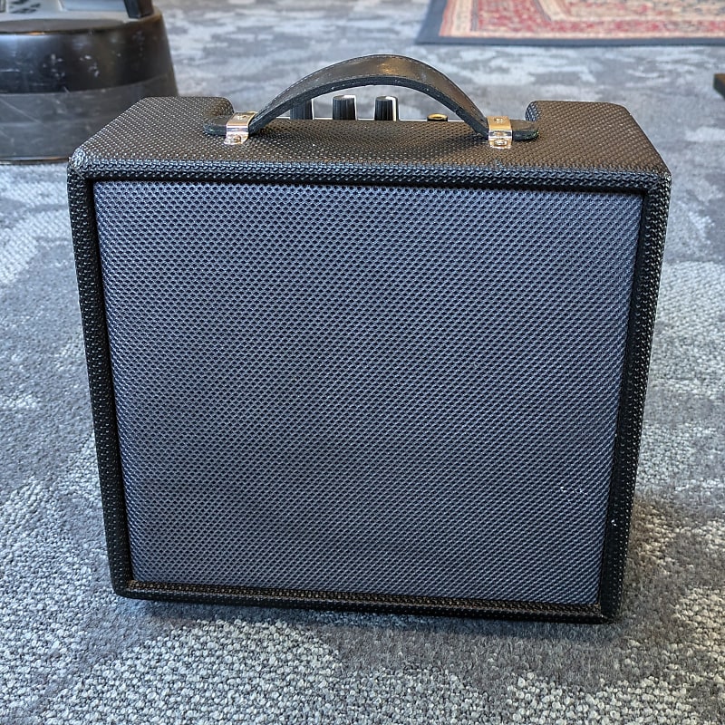 AXL AA-010-NL 10-Watt 1x4.5" Guitar Amp 2011 #1138828 | Reverb