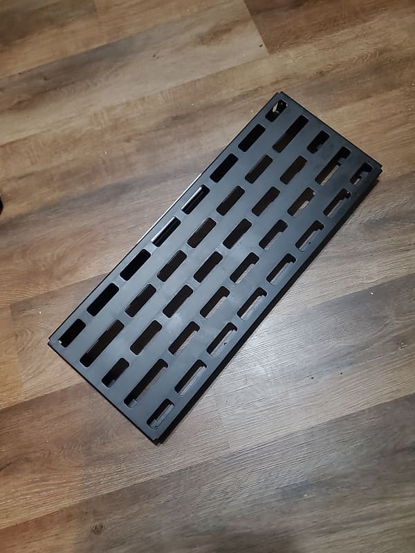 Rockboard Tres 3.2 23'x9' Pedalboard with Gig Bag | Reverb