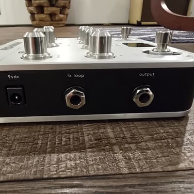 Fishman Aura Spectrum DI 2010s - Silver | Reverb Fishman Aura Spectrum DI 2010s - Silver | Reverb