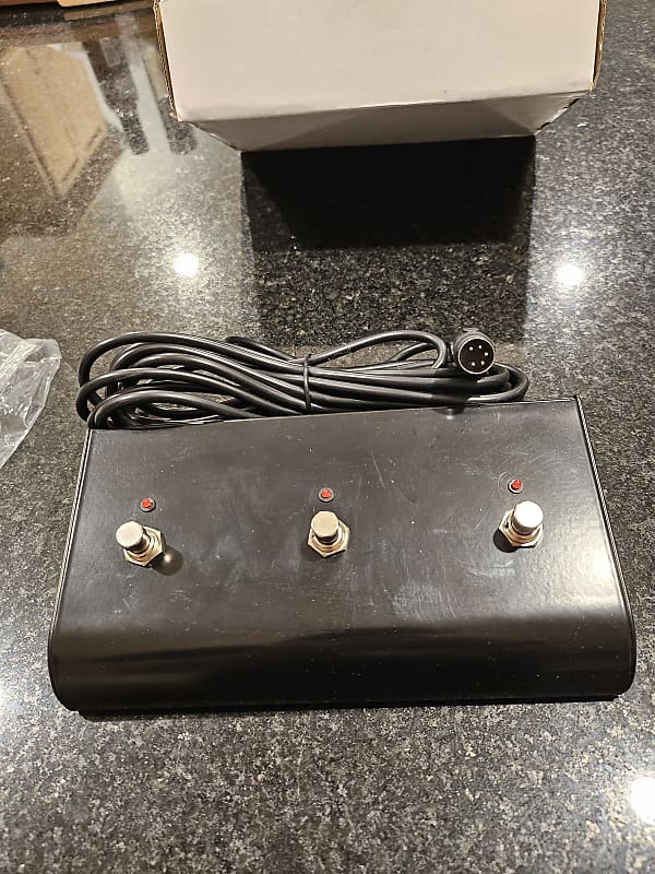 Black 3 Button 5 Pin Footswitch | Reverb