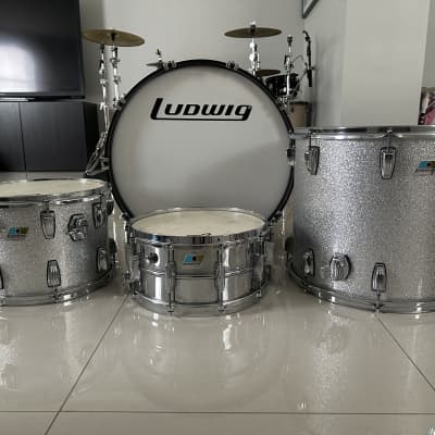 Ludwig CLASSIC MAPLE - SILVER SPARKLE | Reverb