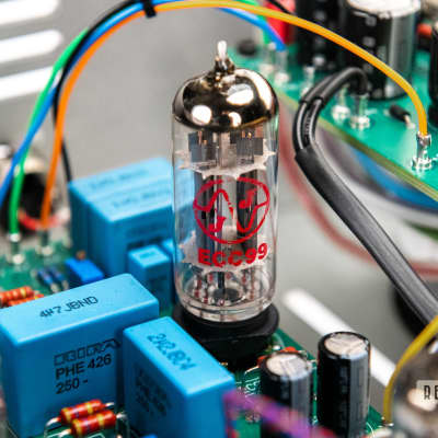 KNIF Audio Vari Mu Dual Mono Compressor | Reverb