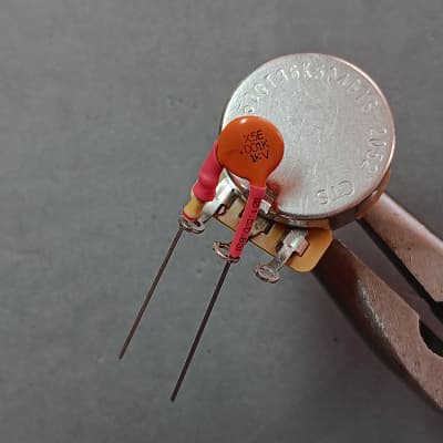 TREBLE BLEED TBK 335R, 1nF Coated Ceramic capacitor, 240K TBK | Reverb