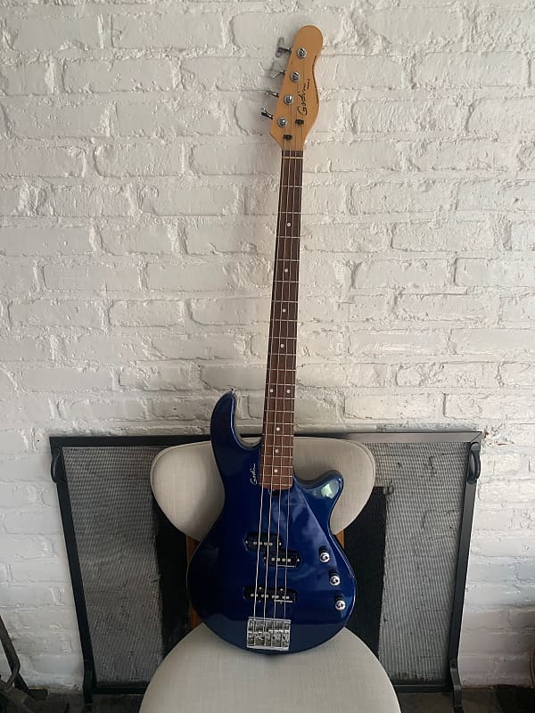 Godin Freeway 4 Bass - early 2000s - midnight blue | Reverb