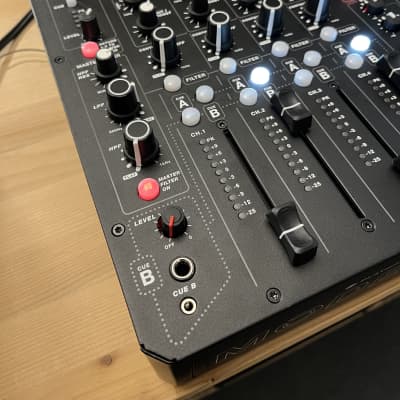 PLAYdifferently Model 1.4 analogue 4-channel DJ Mixer | Reverb UK