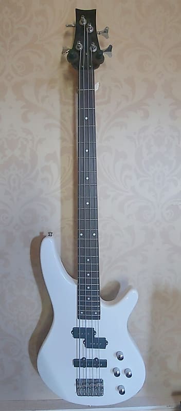 Unbranded Bass guitar - White | Reverb