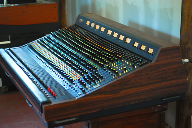 Yamaha M1532 / PM2000 Recording Console Discrete | Reverb