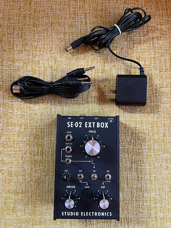 Studio Electronics Roland Boutique SE-02 EXT box analogue | Reverb