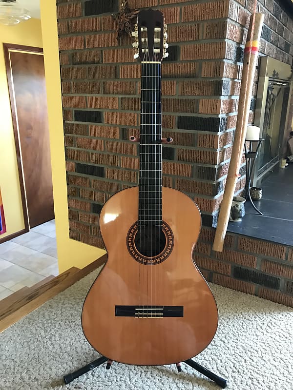 Near Mint S. Yairi Model 680 Classical Concert Guitar | Reverb