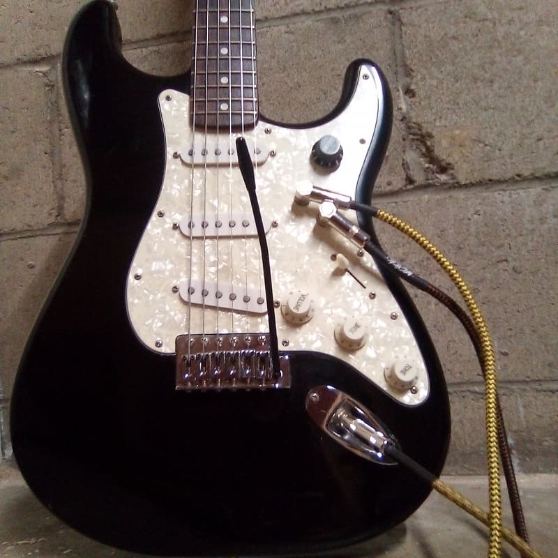 Squier Stratocaster - Modded 3 Outputs | Reverb