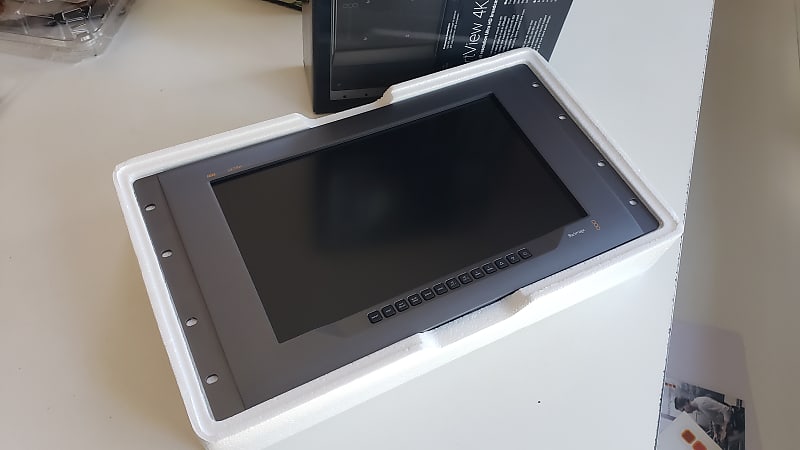 Blackmagic Design SmartView 4K Ultra HD 12G-SDI Monitor | Reverb