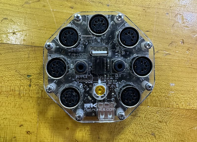 RK-004 6ch Full MIDI Merger/Splitter/Clock Processor | Reverb