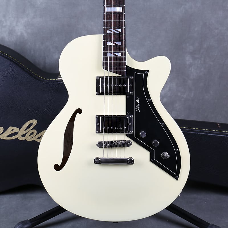 Peerless Retromatic P2 - Ivory - Hard Case - 2nd Hand | Reverb UK