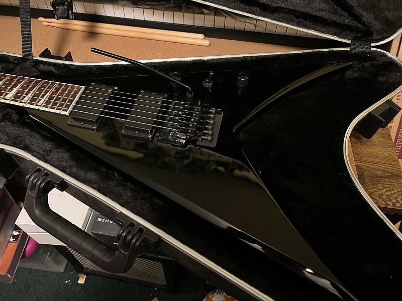 2016 Jackson King V - Gloss Black w/ Jackson Case | Reverb