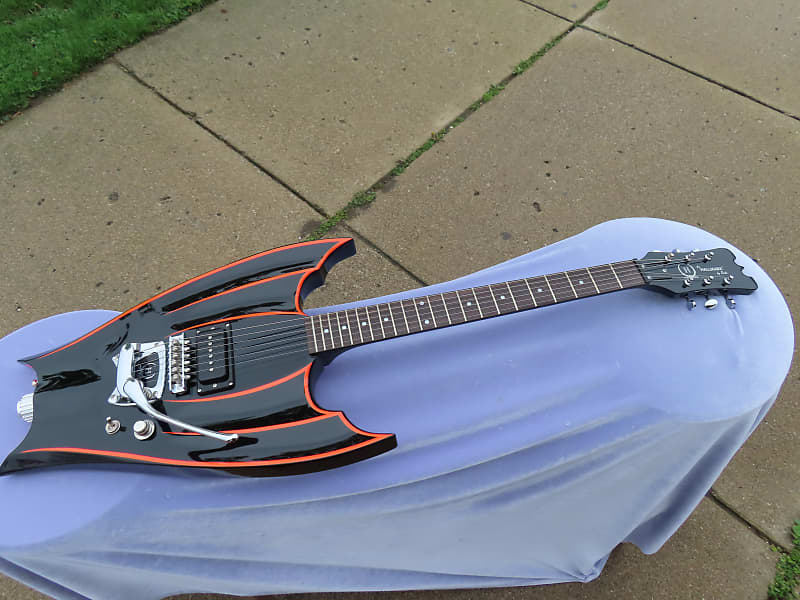 HALLMARK BY SHADE BAT-WING 2009 #19 of 100 MINT ORIGINAL | Reverb