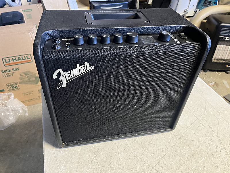 Fender mustang LT25 electric guitar amp, u fix it, does not | Reverb