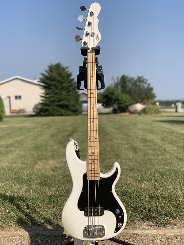 G&L USA Kiloton 2021 Alpine White | Reverb