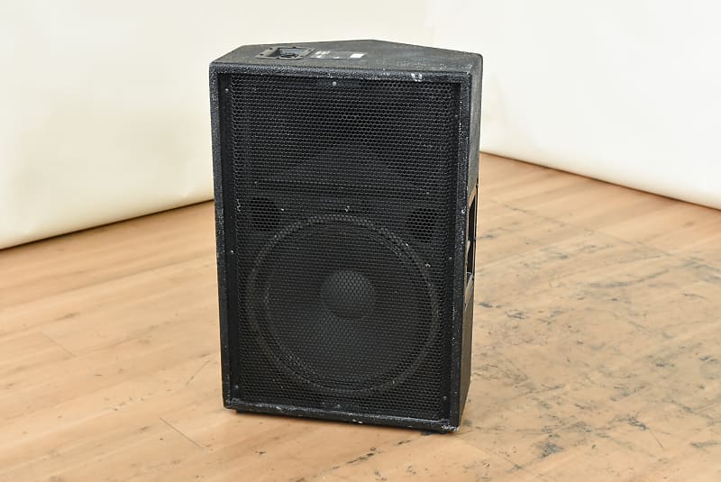 Yamaha CM15V 500W 15-inch Two-Way Passive Stage Monitor | Reverb