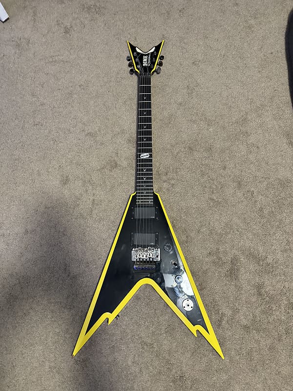Dean Razorback V 2007 - Black/yellow bevels | Reverb