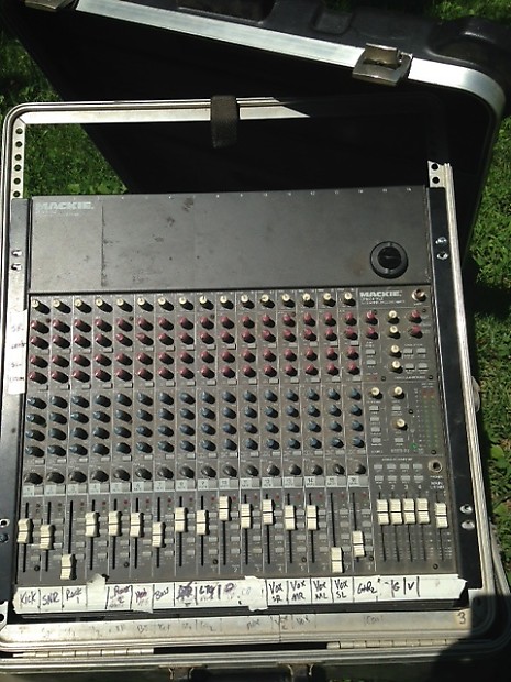 Mackie CR1604-VLZ 16 Channel Mic/Line Mixer | Reverb