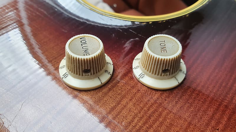 Hofner / Höfner Volume and tone knobs 1960-1970 Pekalit | Reverb