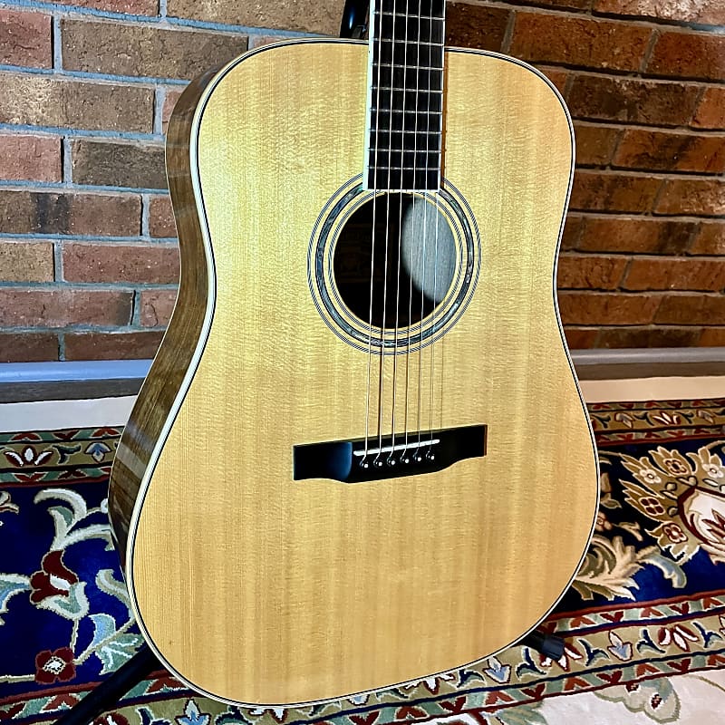 Larrivee D-09 Walnut Exceptional 1996 with LR Baggs | Reverb