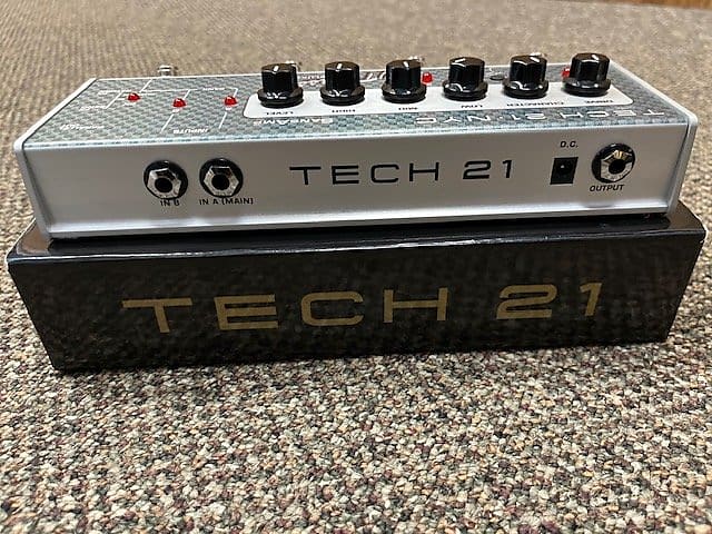 USED TECH 21 VT BASS DELUXE FLOOR BASS PREAMP | Reverb