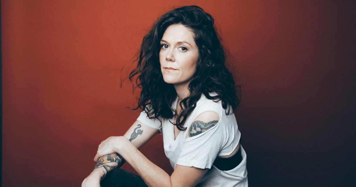 Interview: Lilly Hiatt on Rickenbackers, Life on the | Reverb News