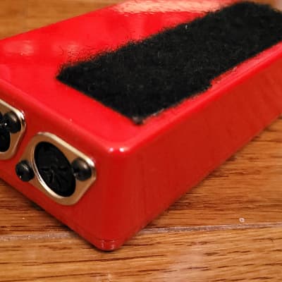 Red Midi 2 Channel Midi IN/Midi Out Passthrough Interface Box | Reverb