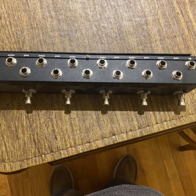 Loop Switchers 6-button loop switcher pedal - black | Reverb