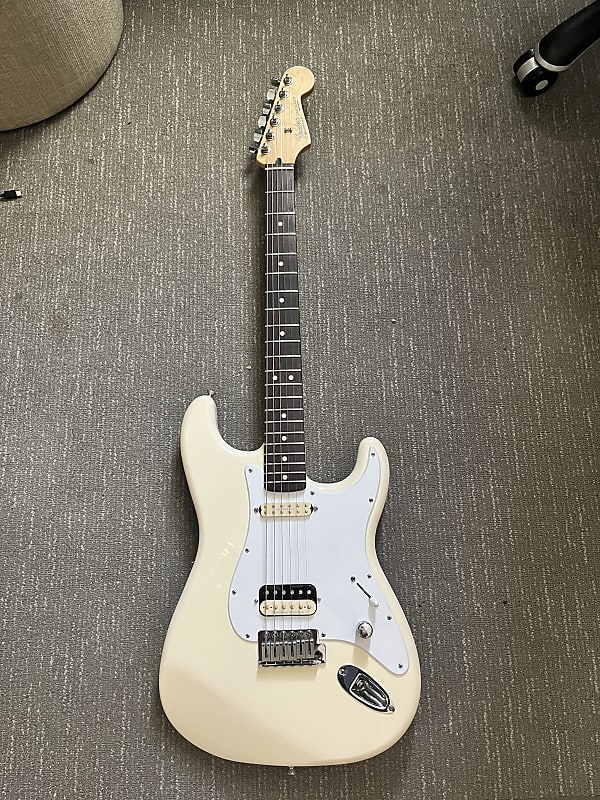 Fender Standard Stratocaster HS | Reverb