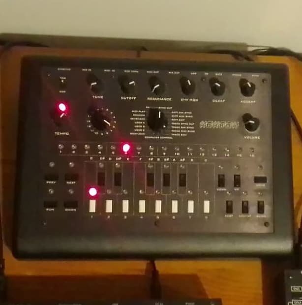 Mode Machines X0Xb0X - 303 Clone | Reverb