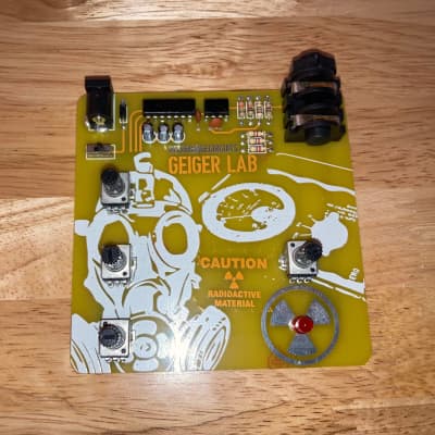 Resonance Circuits Geiger Lab - noise drone - Raw | Reverb