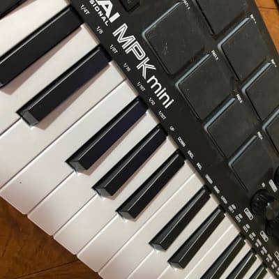 AKAI MPK Mini MK3 - 25 Key USB MIDI Keyboard Controller | Reverb