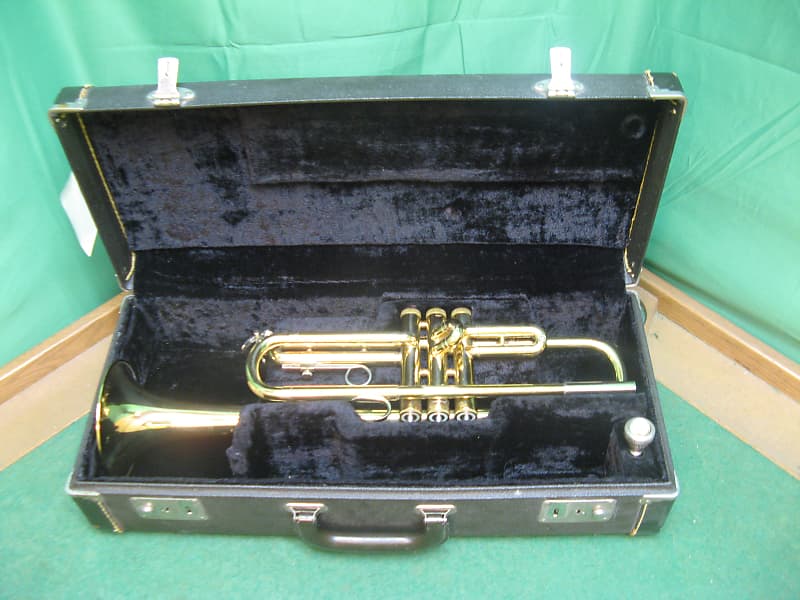 Bach Bundy Trumpet 1976 - Reconditioned - Case & Bach 7C | Reverb