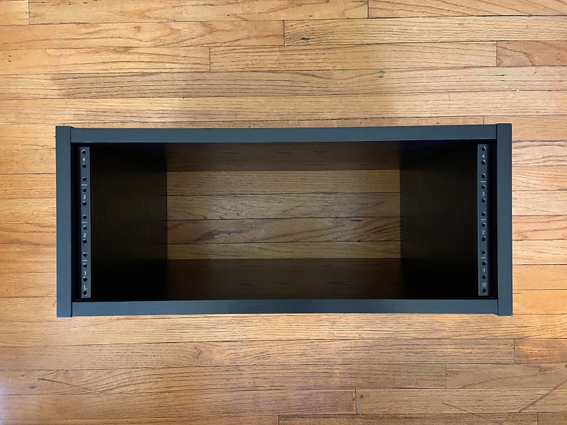 Chief 4U Rack Black | Reverb
