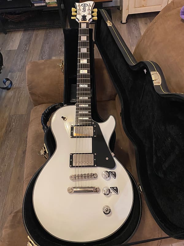 Used 2013 Electra Omega Guitar, Gloss White | Reverb