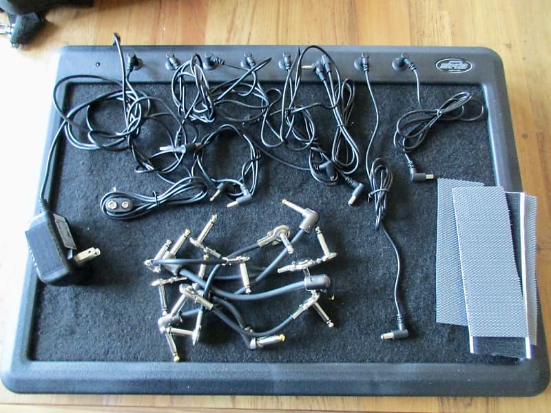 SKB 8 PORT POWERED PEDALBOARD WITH GIGBAG, 8 FREE GUITAR | Reverb