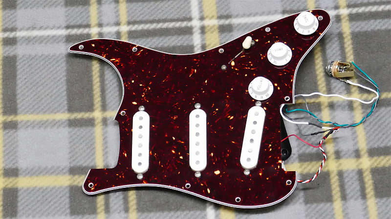 Fishman Fluence Strat Loaded Scratchplate Assembly | Reverb UK