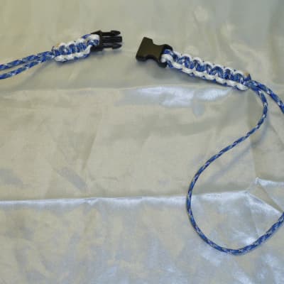 Fret Knot Strap Connector Strap Connector 2024 - Blue/White | Reverb