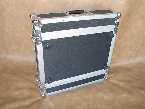 Road Runner Deluxe Effects Rack Mount Case 2U black | Reverb