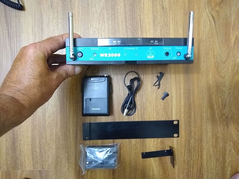 AKG WS2000 Wireless Bodypack System with Lavalier Mic - Black | Reverb