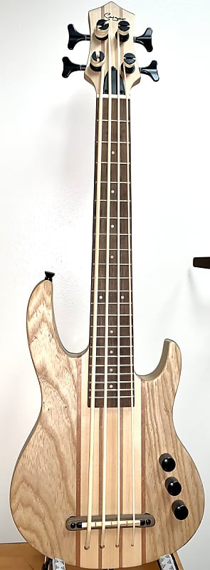 Smiger Electric Travel Bass - natural wood with Kiss Coffin | Reverb
