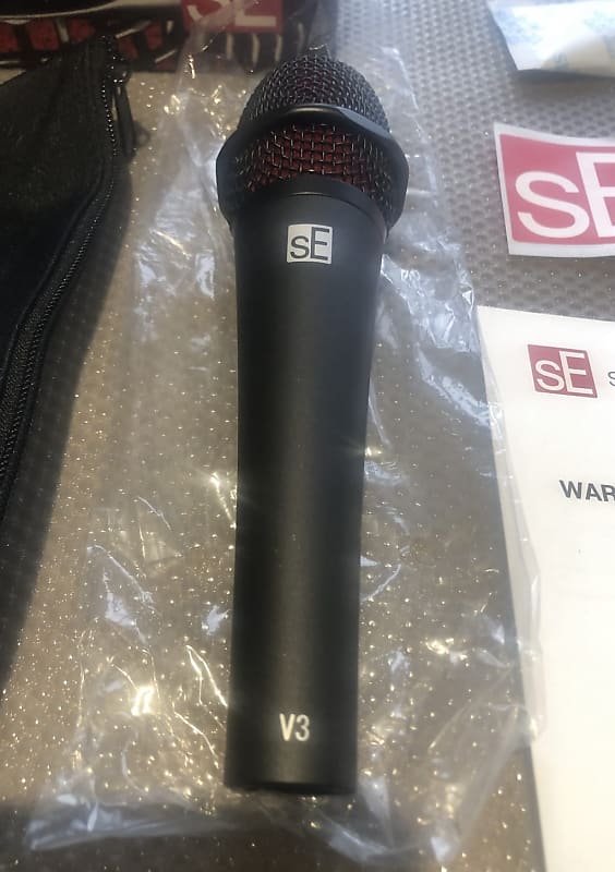 sE Electronics V3 Handheld Cardioid Dynamic Microphone | Reverb UK