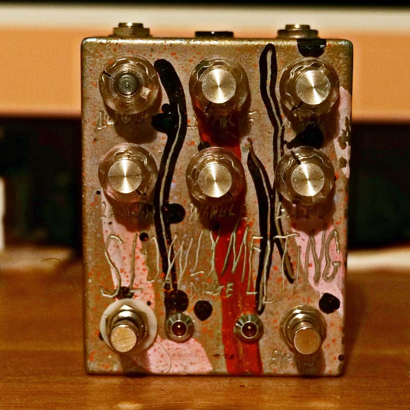 Dirge Slowly Melting Glitch Fuzz/Delay/Chorus | Reverb