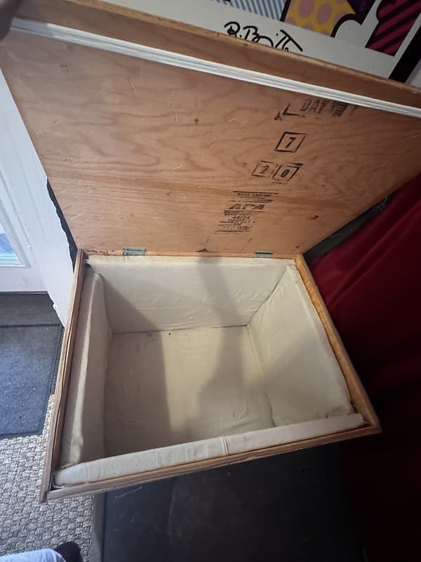 Amp Isolation Box | Reverb