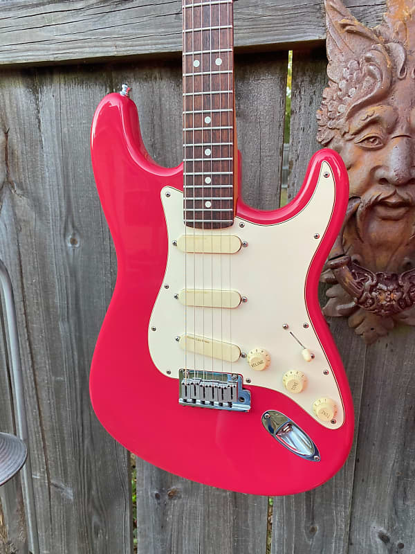 Fender Strat Plus, Stratocaster Plus 1988 - Razzberry | Reverb