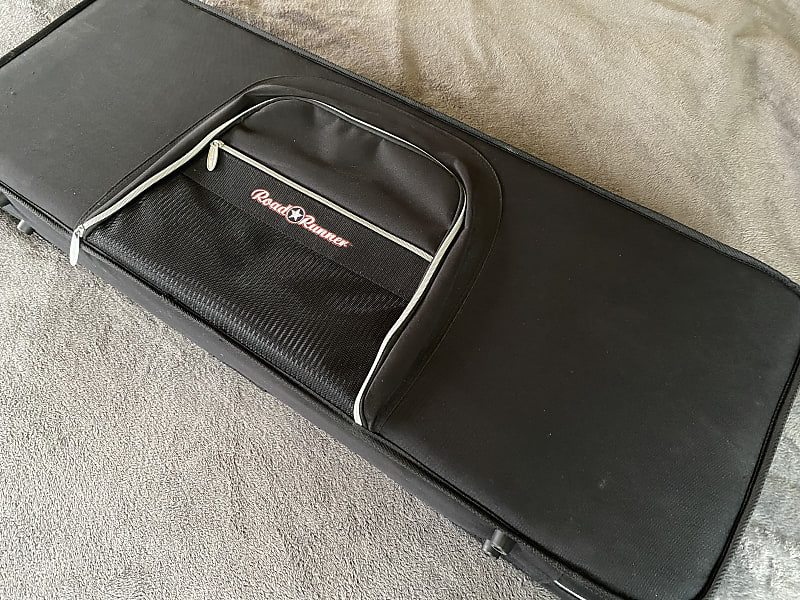 Road Runner Lite Case for Strat or Tele 2020’s - Black | Reverb